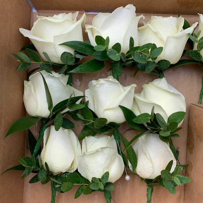 Rose buttonhole – buy online or call 01474 355007